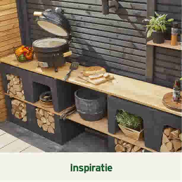 Strakke maar duurzame tuin met ruimte voor containers