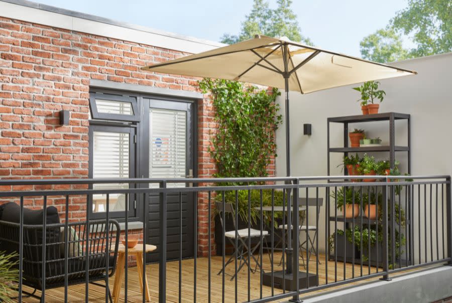 Budgetvriendelijk, groen balkon met twee zitjes | GAMMA