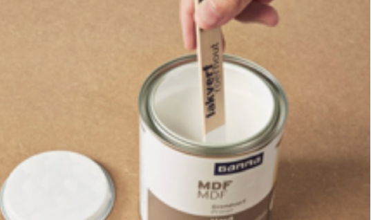 Zelf een MDF plaat verven met speciale MDF verf | GAMMA