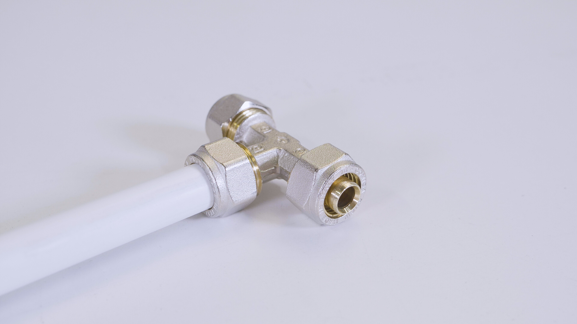 Sanivesk Meerlagen Knel is een eenvoudig en flexibel leidingsysteem ...