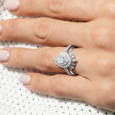 How to style your engagement ring: Pear Shape