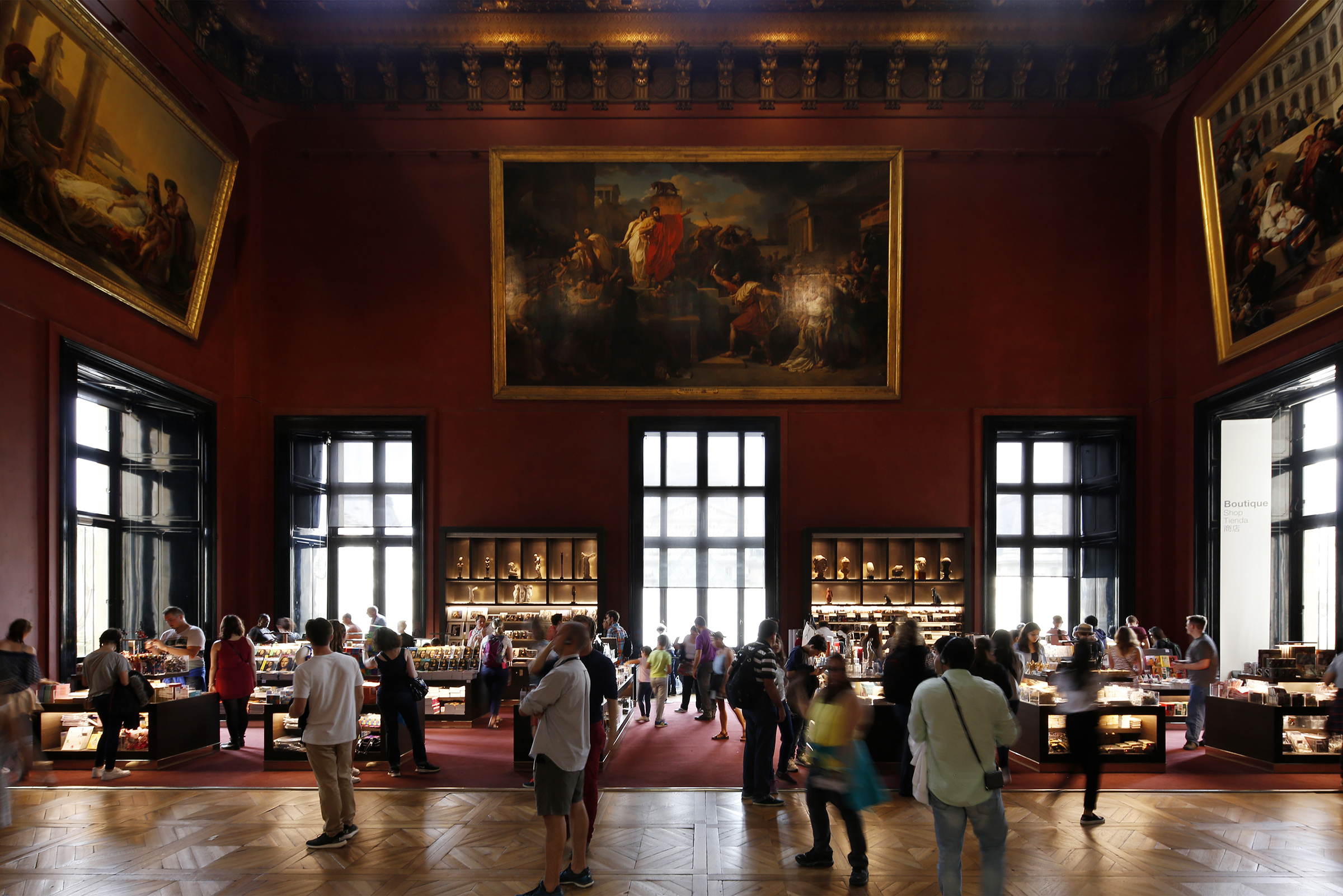 Musée du Louvre Merchandising Counters | L'Observatoire International