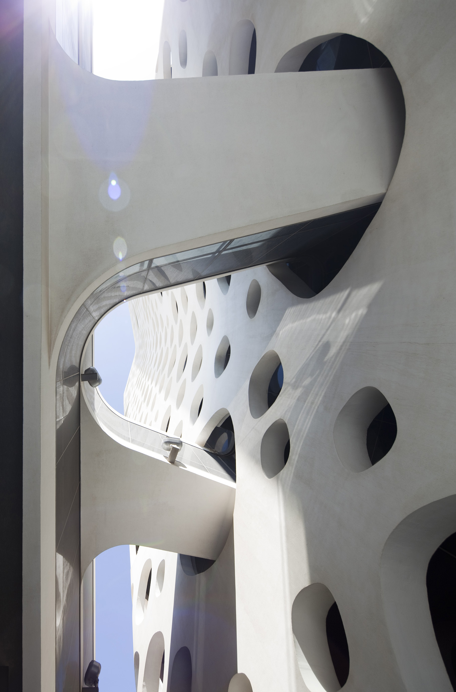 O-14 | L'Observatoire International