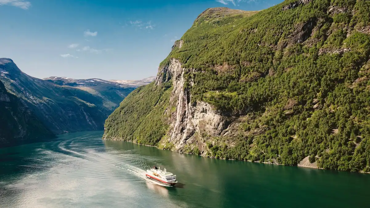 Norwegian Fjord Cruises: 2025 & 2026 Deals | Hurtigruten UK