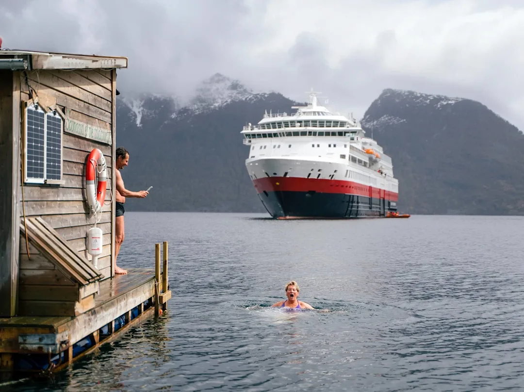 Hurtigruten US: Norwegian Fjords & Northern Lights Cruises
