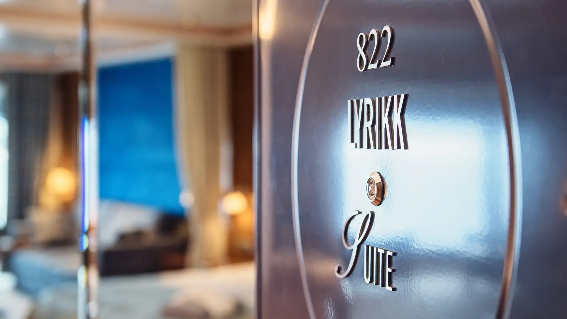 Luxury Cruise Ship Cabins | Premium Cruise Suite | Hurtigruten