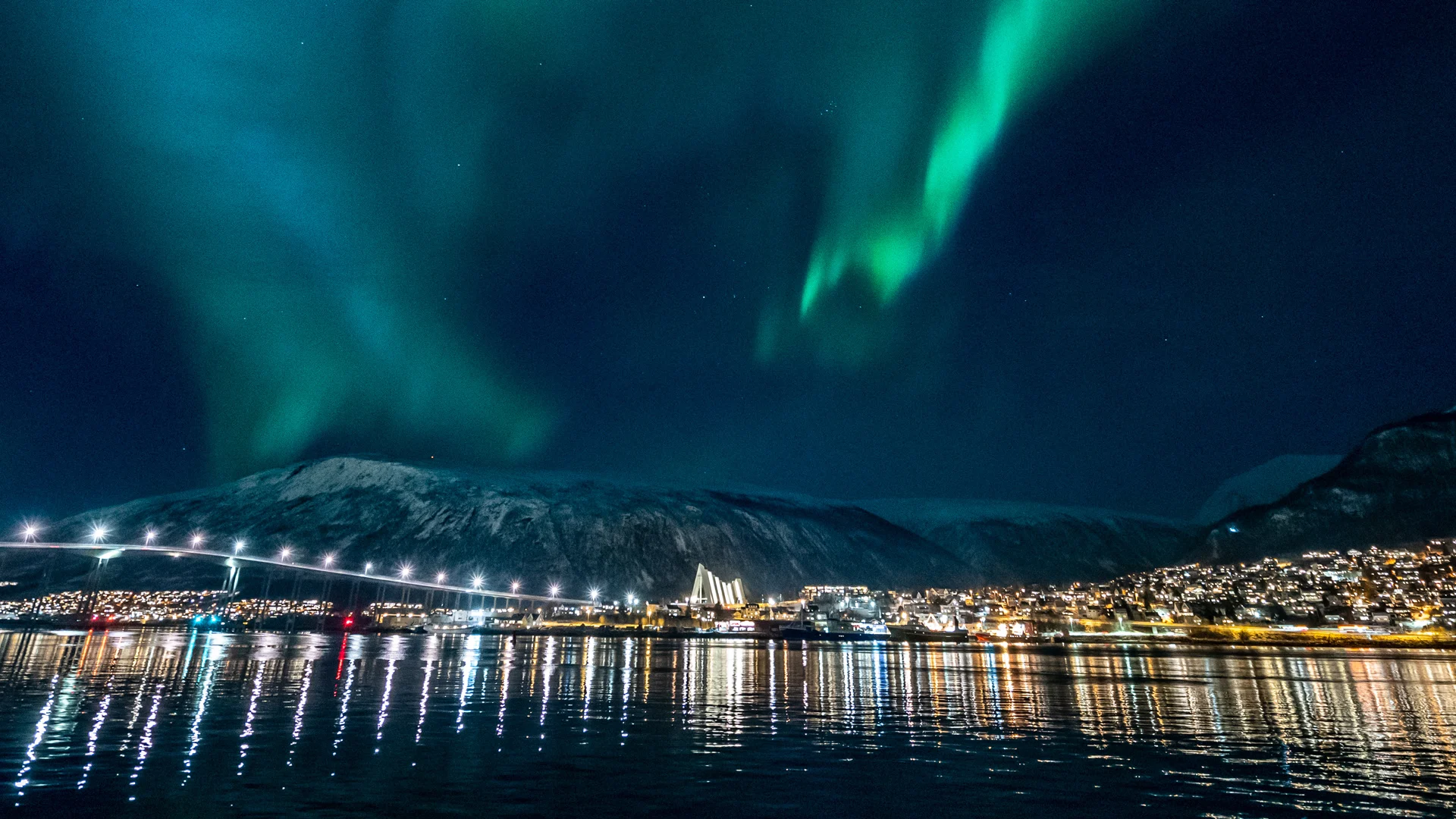 The Arctic Circle Explorer Cruise Full Itinerary | Hurtigruten UK