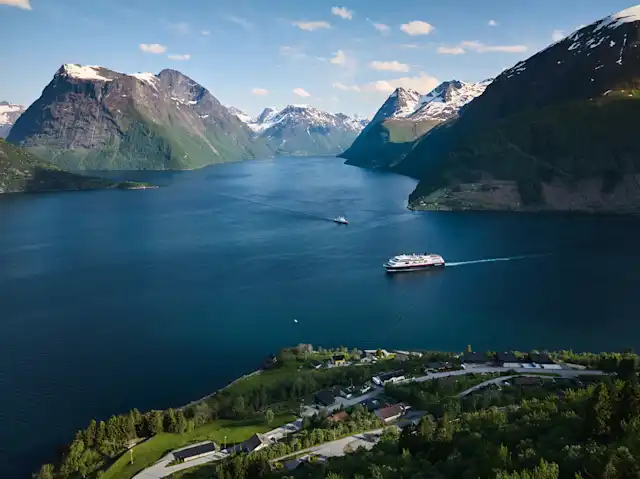 Tromsø Oslo Cruise 2025/26 | North Cape Line South | Hurtigruten