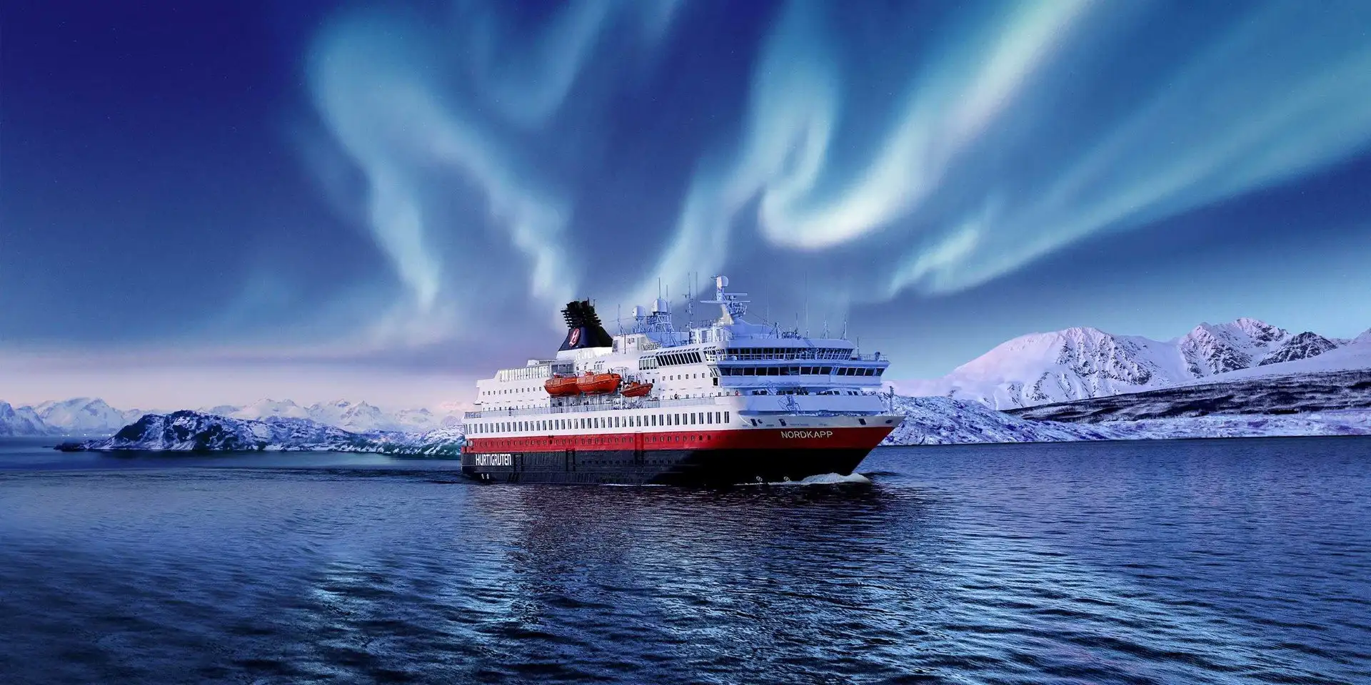 Best time and place to see the Northern Lights in Norway | Hurtigruten