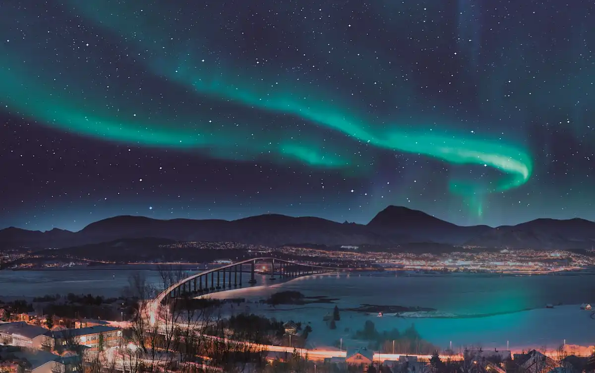 Best time and place to see the Northern Lights in Norway | Hurtigruten