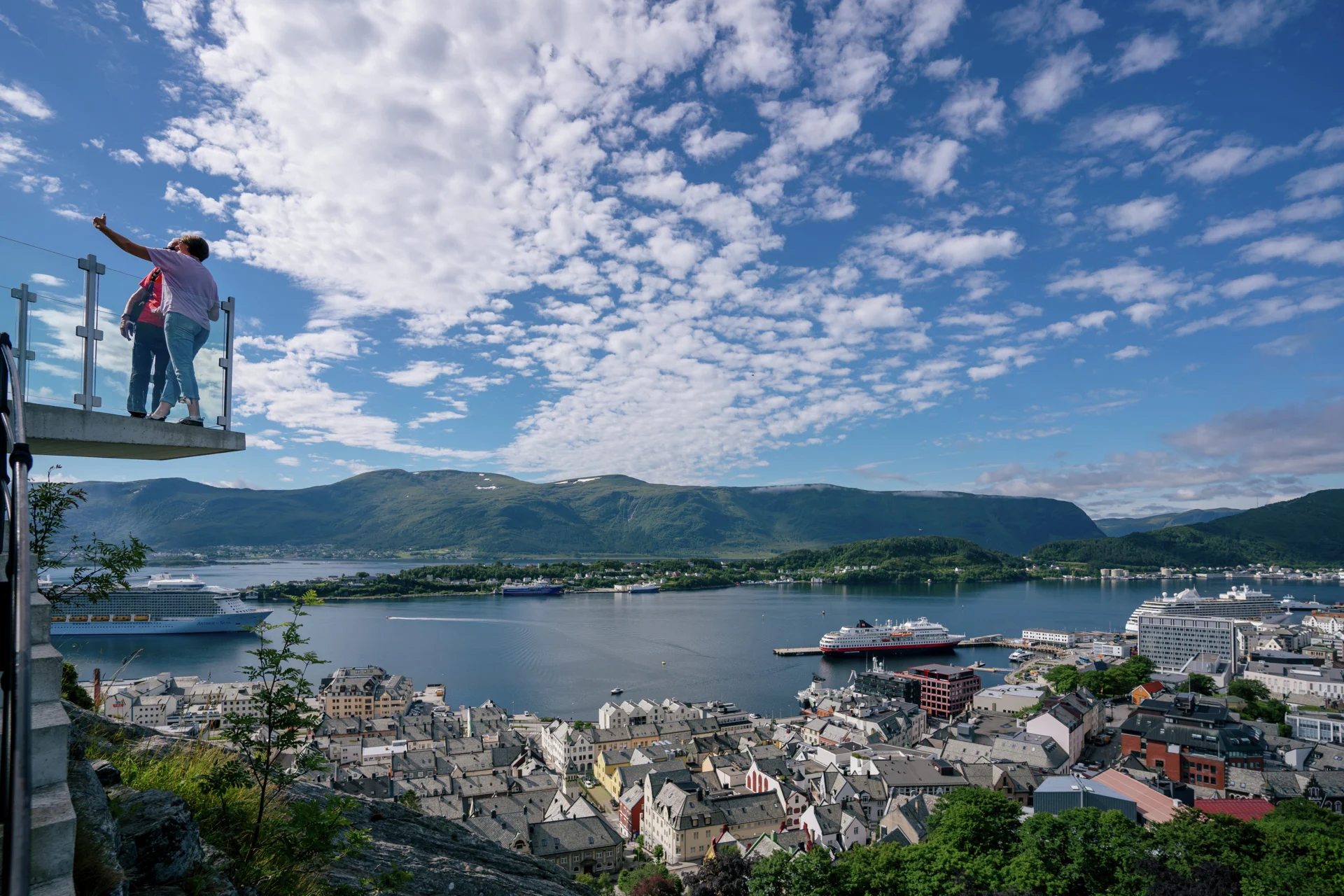 Saga Islands Bus Tour to Alnes - Winter | Excursion | Hurtigruten US
