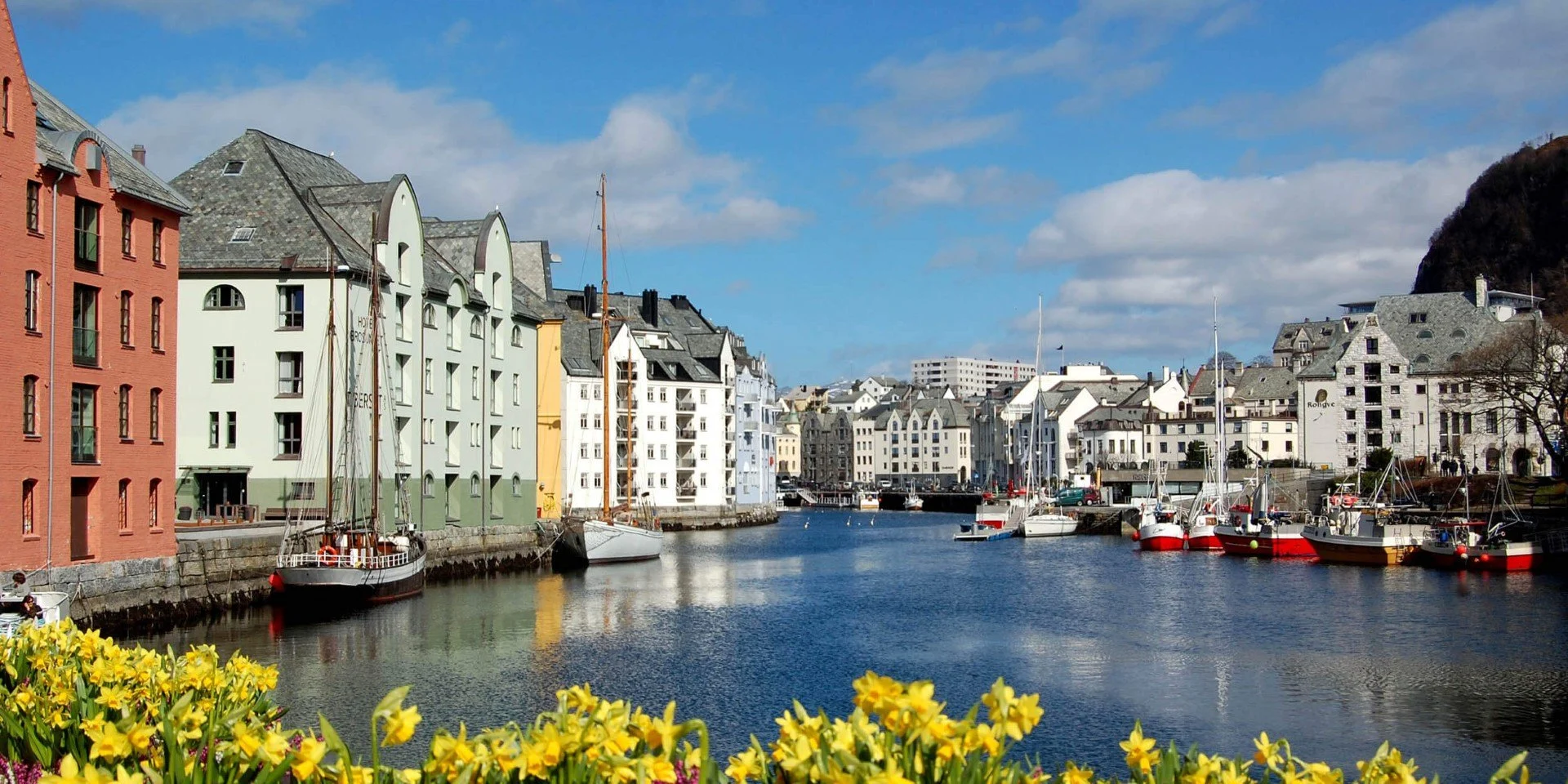 Ålesund Travel Guide | Explore Fjord Norway | Hurtigruten