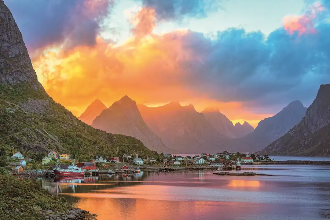 Visiting Norway in October Travel Guide | Hurtigruten
