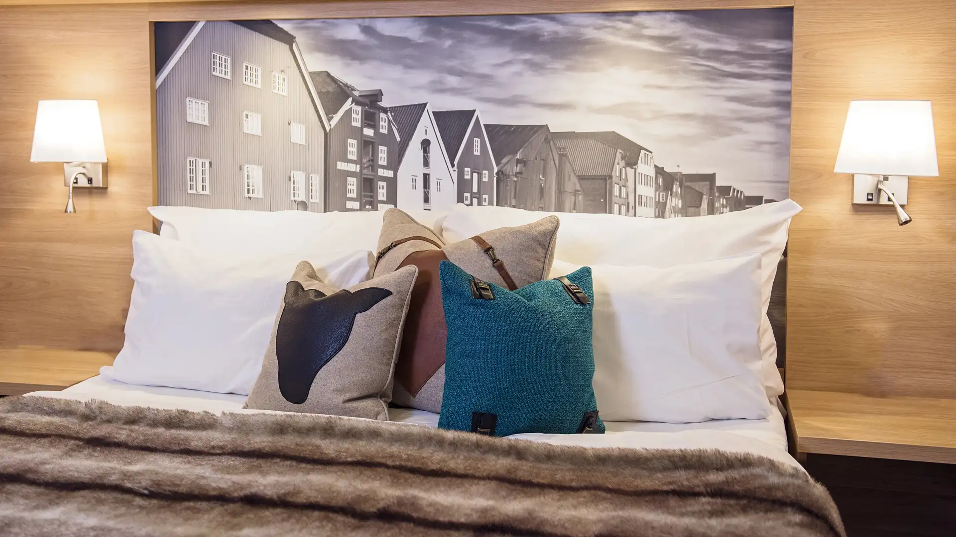 Luxury Cruise Ship Cabins | Premium Cruise Suite | Hurtigruten