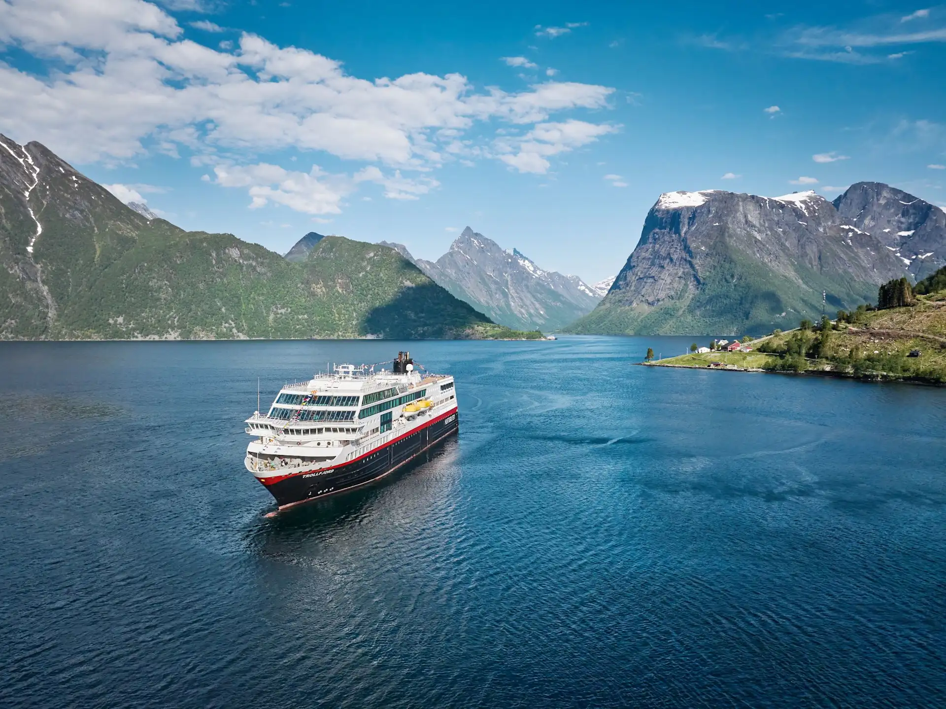 Sognefjord, Norway: Sognefjord Travel guide | Hurtigruten