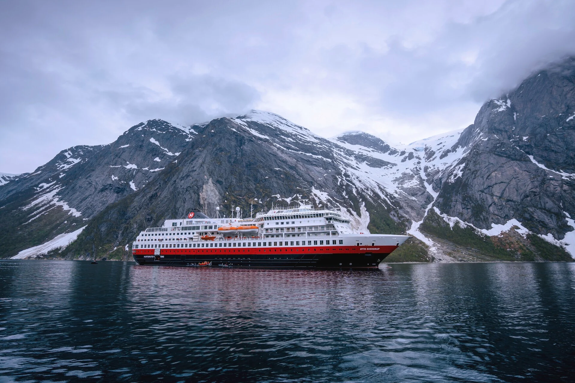 Die Hurtigruten Nordkap-Linie | ab Hamburg | Hurtigruten DE