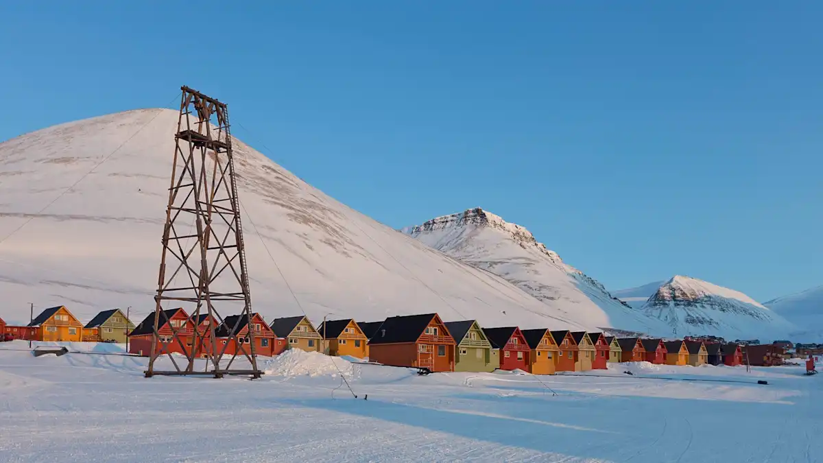 Longyearbyen Travel Guide | Visit Svalbard | Hurtigruten