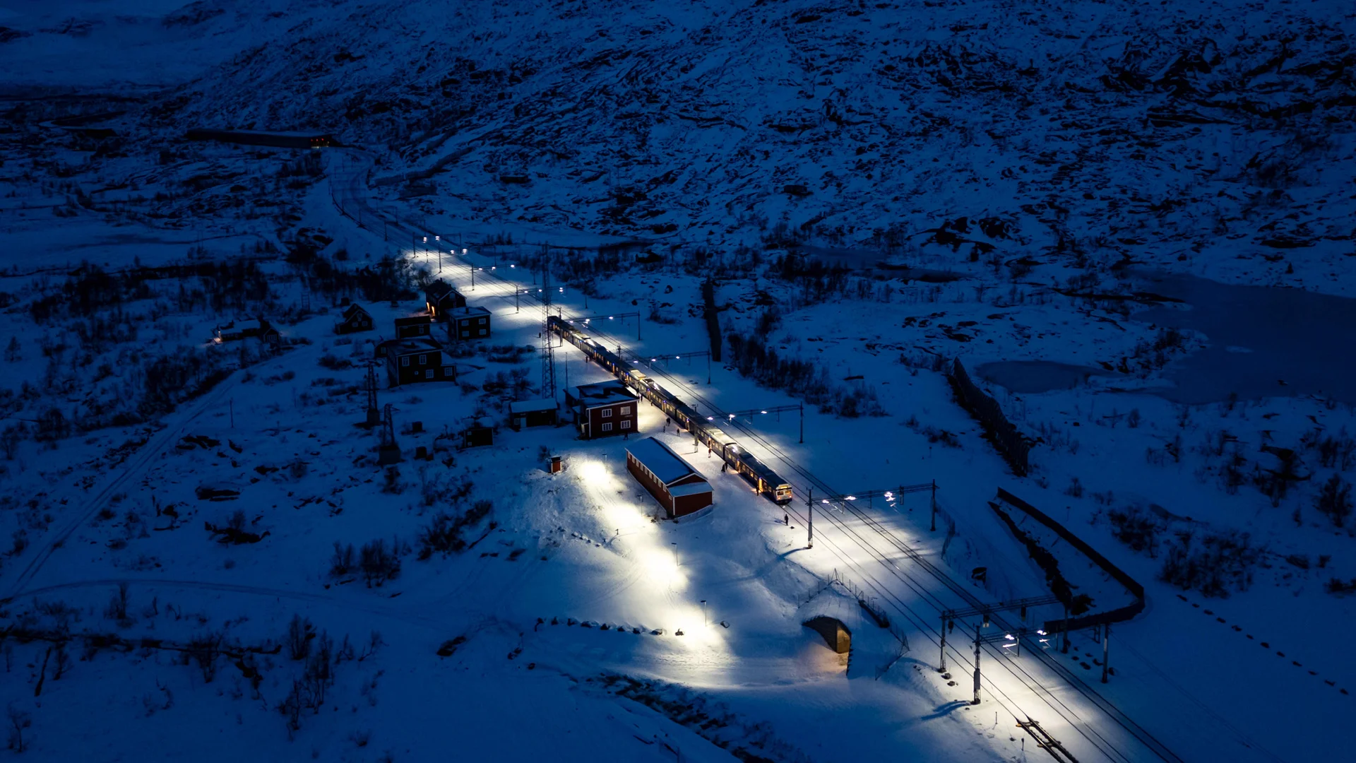 The Arctic Circle Explorer Cruise Full Itinerary | Hurtigruten UK