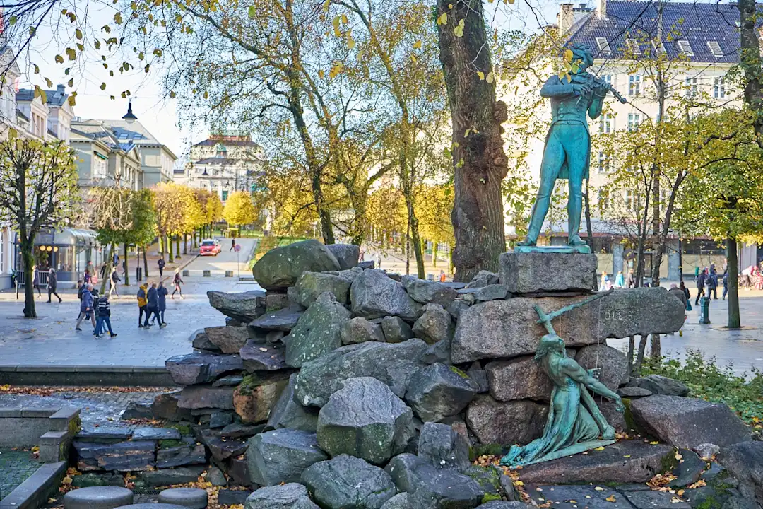 Norrøne myter og legender | Les mer om norske folkeeventyr | Hurtigruten NO