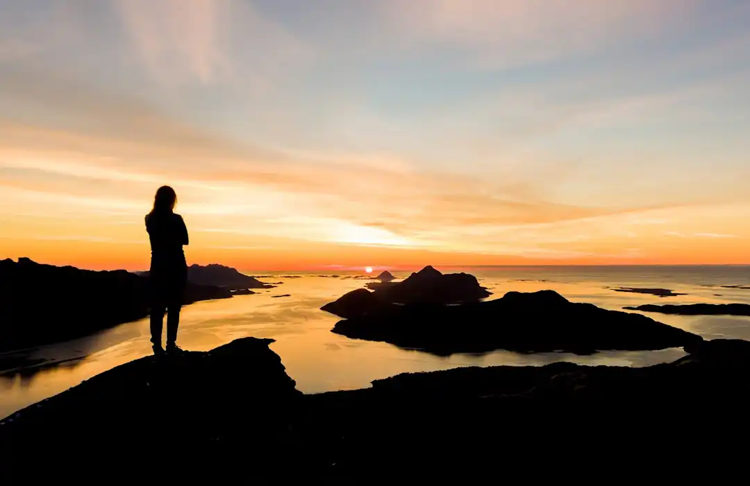 The Midnight Sun: What is the Midnight Sun? | Hurtigruten US