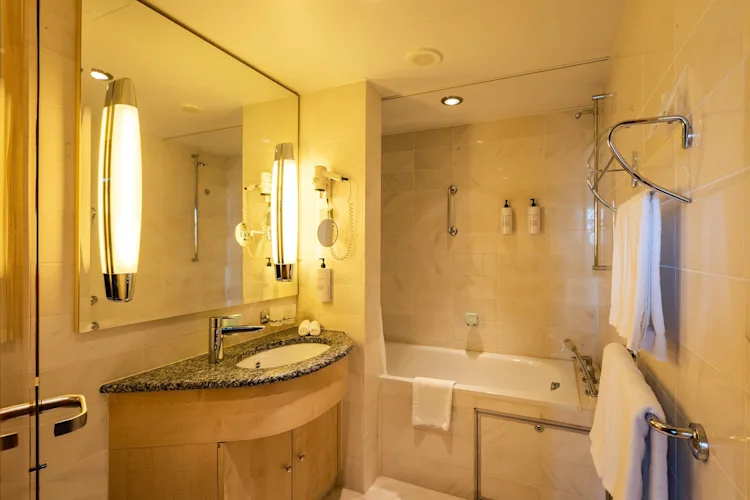 MS Midnatsol | Hurtigruten US