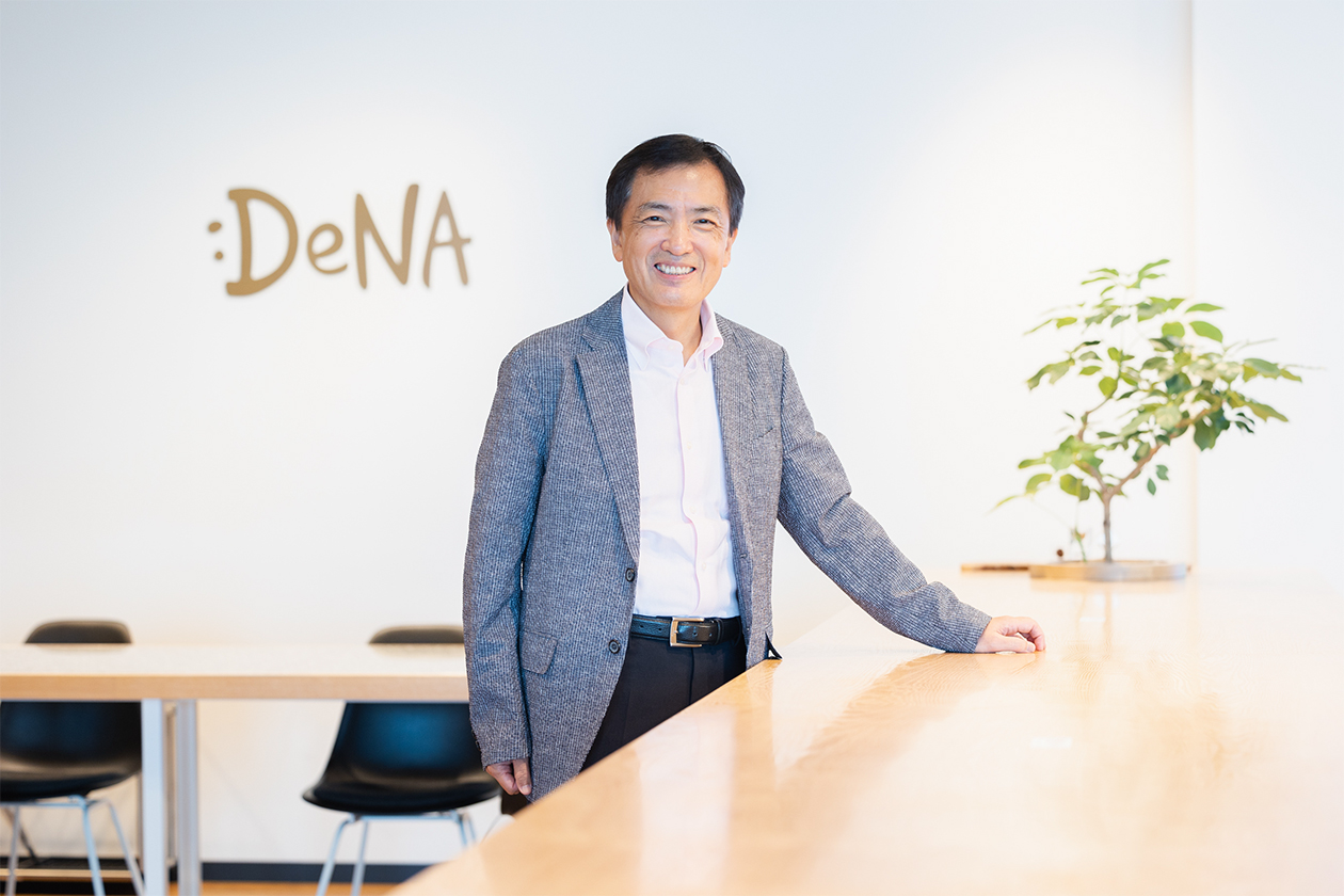 口ぐせは「Make a Difference」為替と海外ビジネス投資支援の実務を担った、DeNA初エコノミストの横顔 | フルスイング by DeNA