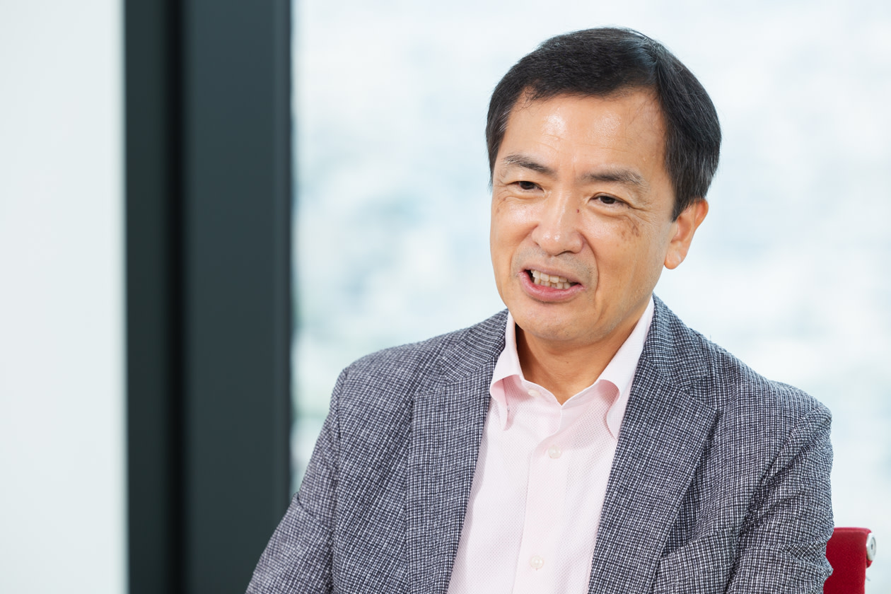 口ぐせは「Make a Difference」為替と海外ビジネス投資支援の実務を担った、DeNA初エコノミストの横顔 | フルスイング by DeNA