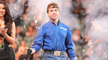 Austin Richardson wins Round 1 of PBR Unleash The Beast event in Tulsa ...