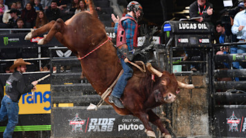 Tate Pollmeier wins Round 1 in front of capacity crowd at PBR ...