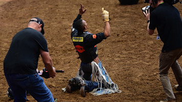 Cassio Dias, 2-for-2 in Cowtown Coliseum, extends lead atop standings with third-place effort in ...