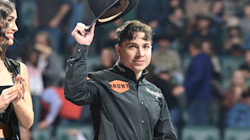 Red-hot Austin Richardson wins Round 1 in Tulsa, Oklahoma | PBR ...