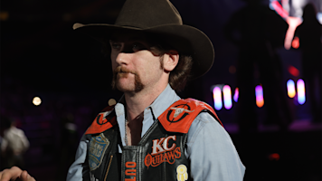 Kansas City Outlaws’ Bob Mitchell delights home state crowd with grit ...