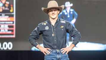 Canadian Nick Tetz takes Round 2 of PBR Bangor | PBR | Professional ...