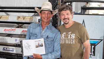 Calling Dr. Mauney: A "Love & Try" sub-story | PBR | Professional Bull ...