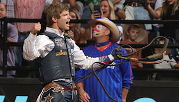 Oklahoma Freedom defeat Carolina Cowboys, clinching PBR Freedom Fest ...