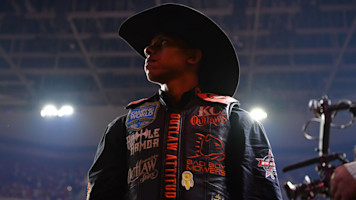 Who is Kansas City Outlaws superstar Cassio Dias? | PBR | Professional ...