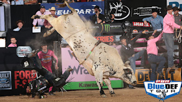 Smooth Operator makes his return | PBR | Professional Bull Riders
