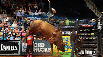 Mauney vs. Bushwacker reminiscent of Frost vs. Red Rock | PBR ...
