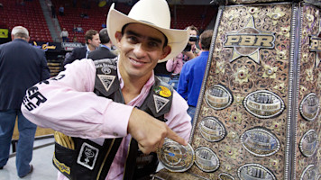 Nunes wins! | PBR | Professional Bull Riders