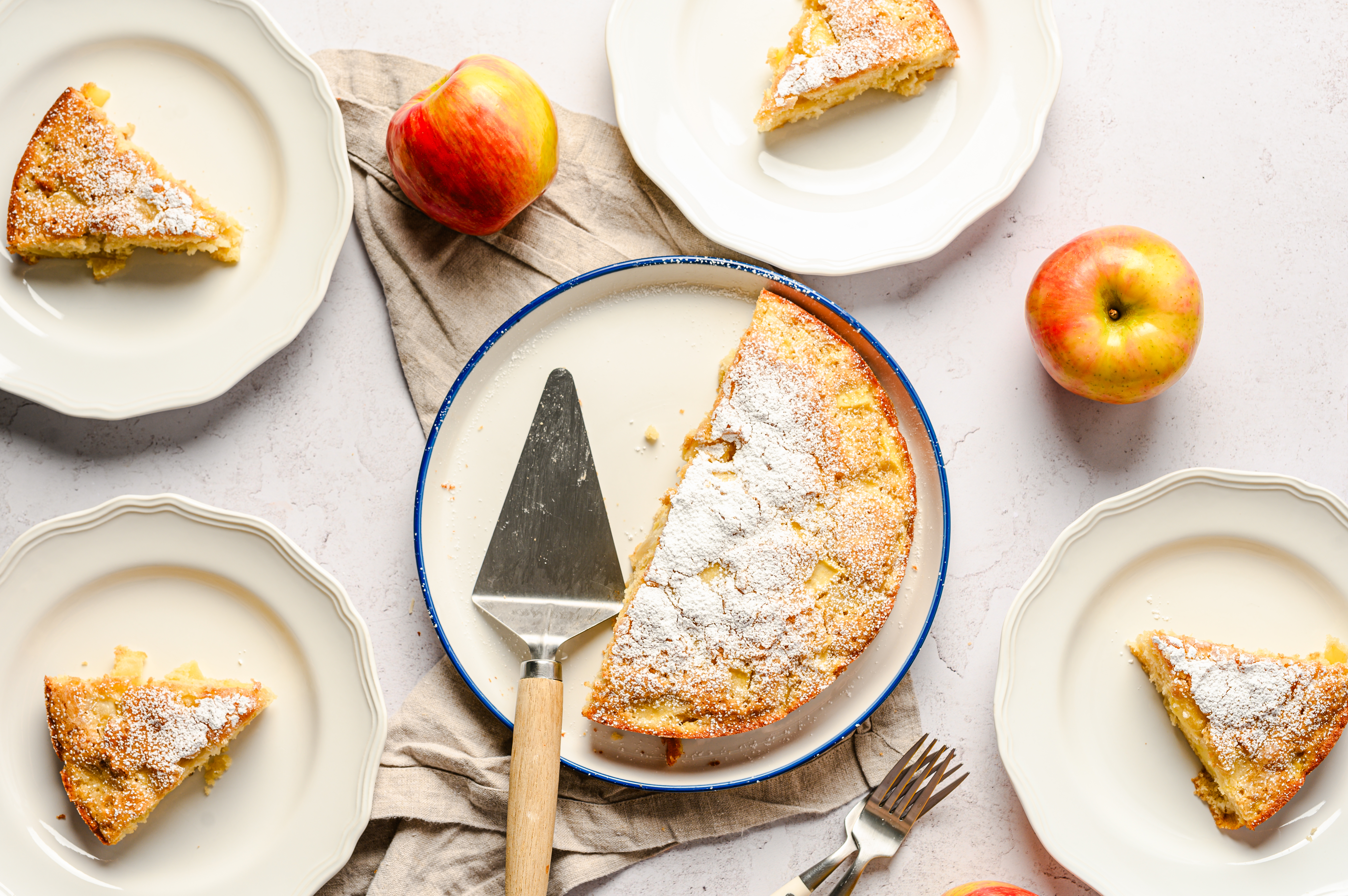 Homestyle Apple Cake