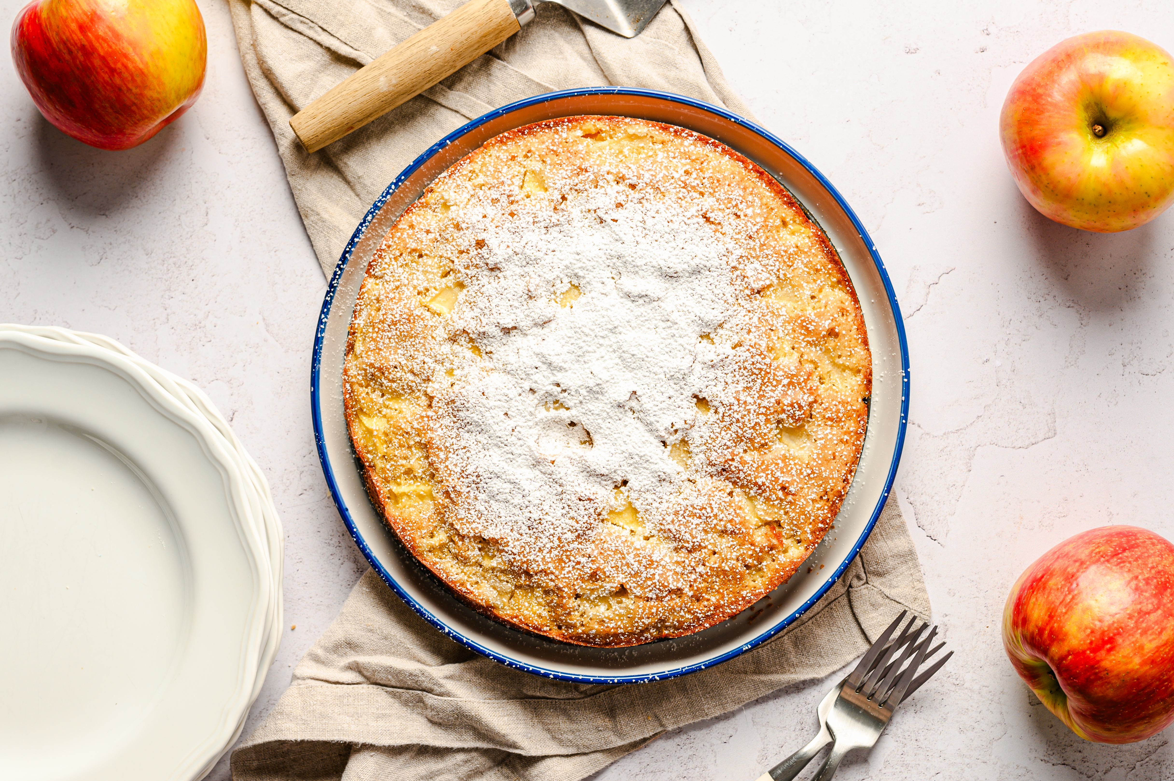 Homestyle Apple Cake