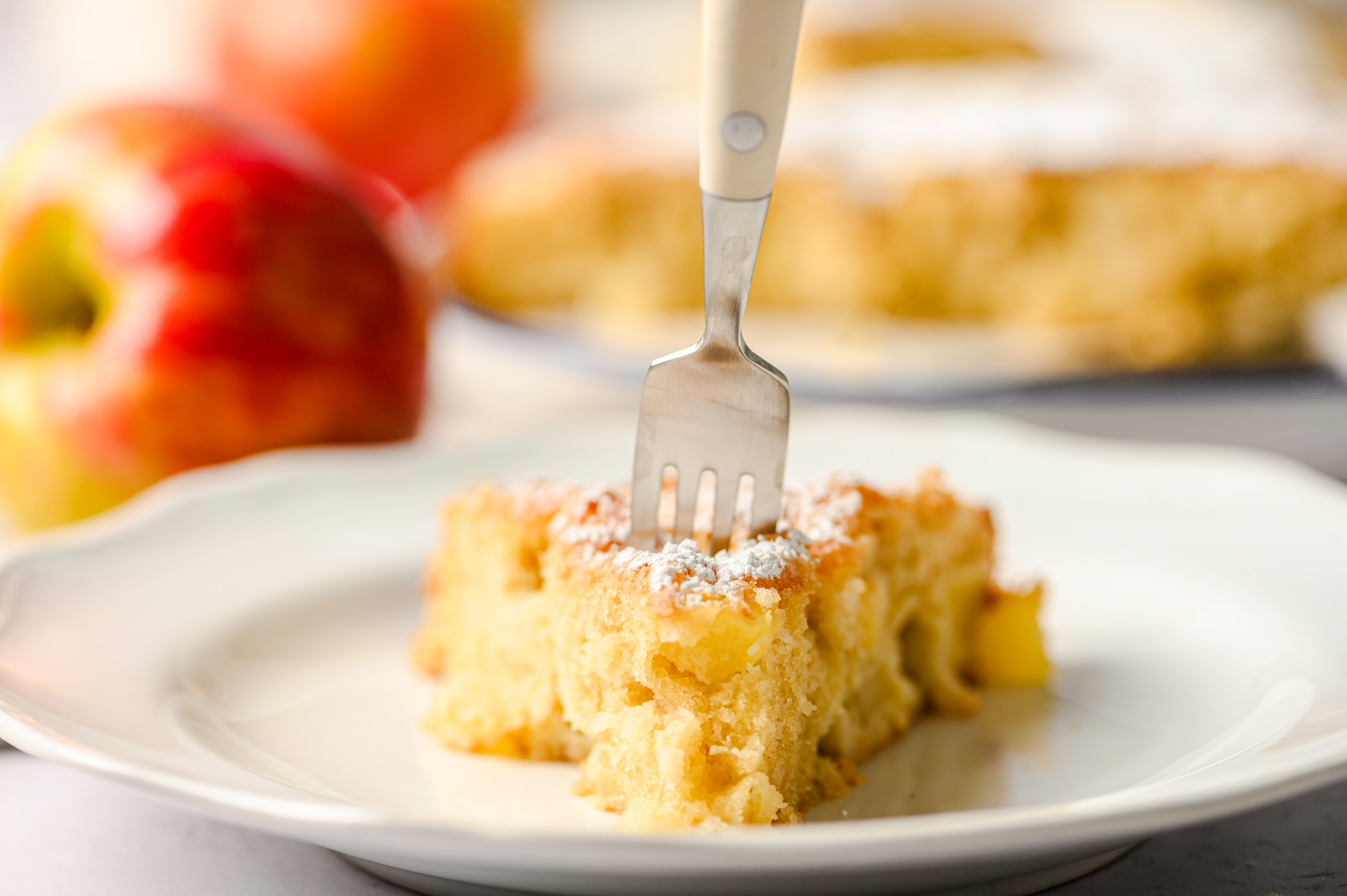 Homestyle Apple Cake