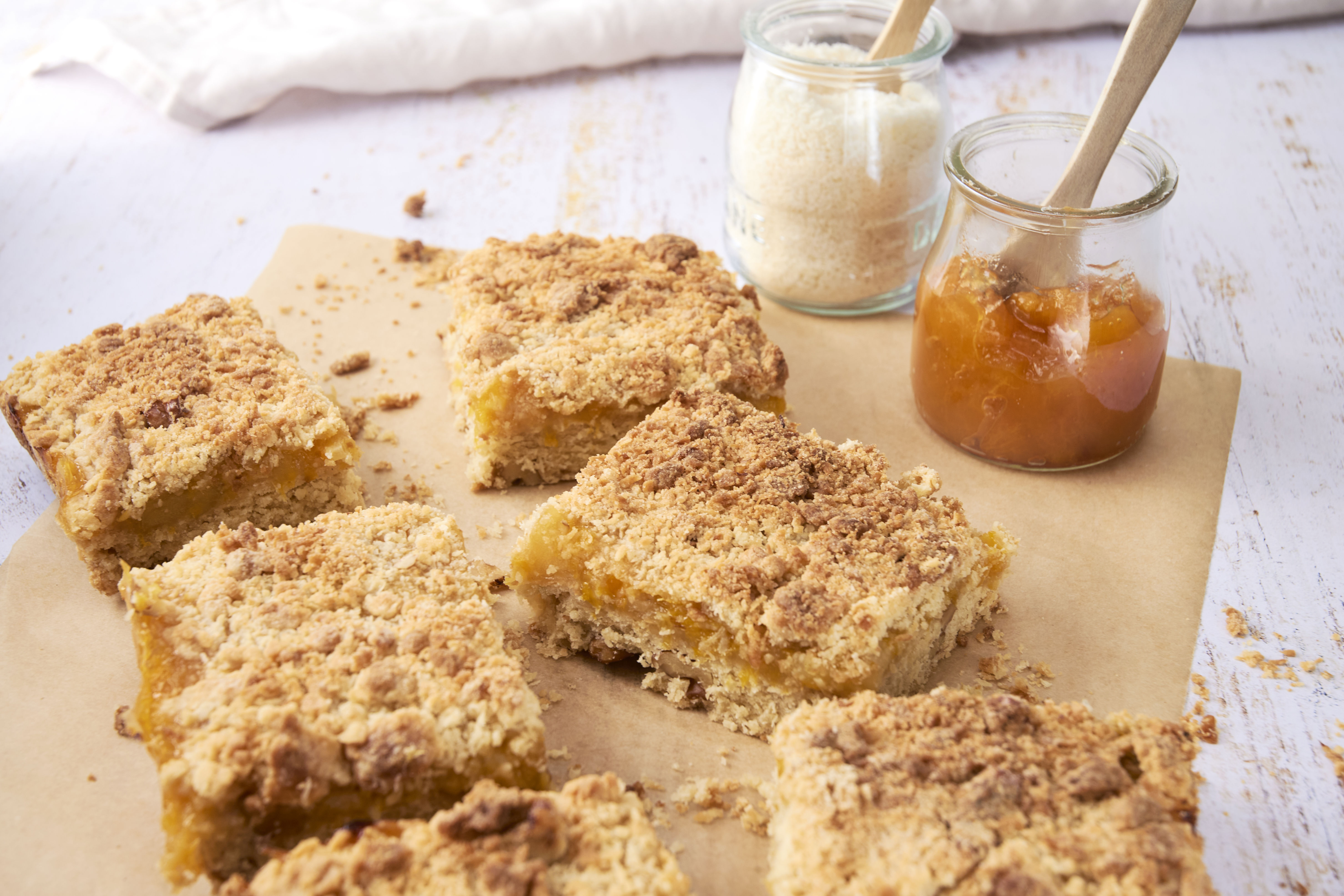 Blue-Ribbon Apricot Bars