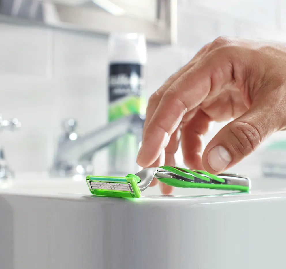 Gillette MACH3 Sensitive Razor Blade Refills | Gillette India