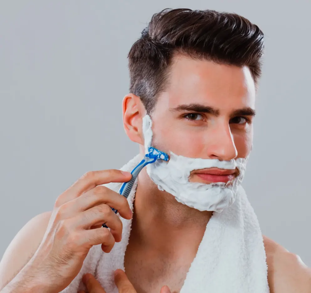 Blue Simple3 Disposable Razors For a Clean Shave | Gillette SA