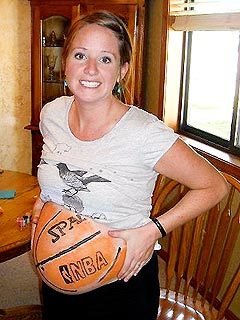 Hilariously awkward pregnancy photos | MamasLatinas.com