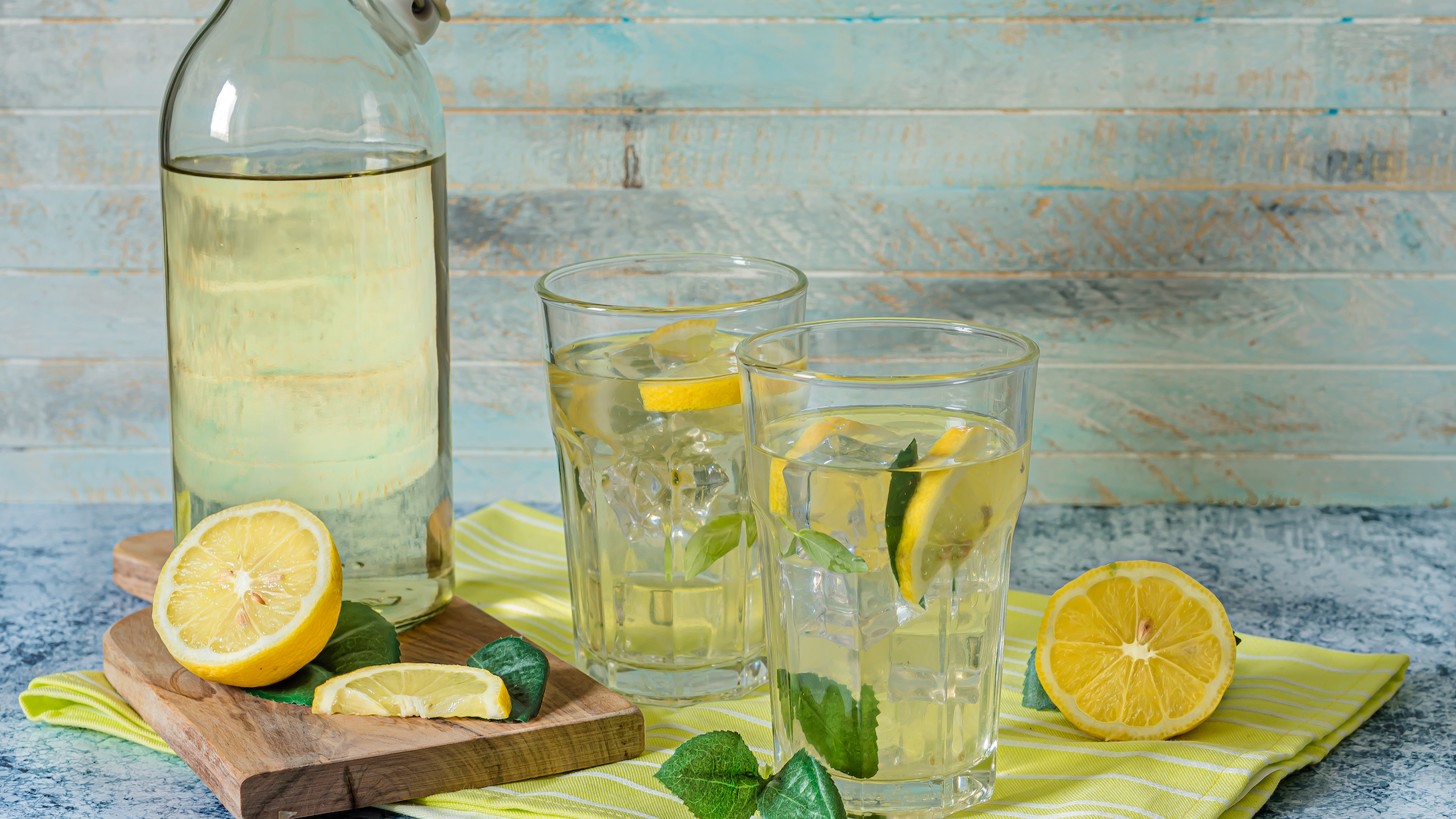 The health benefits of drinking lemon water | MamasLatinas.com