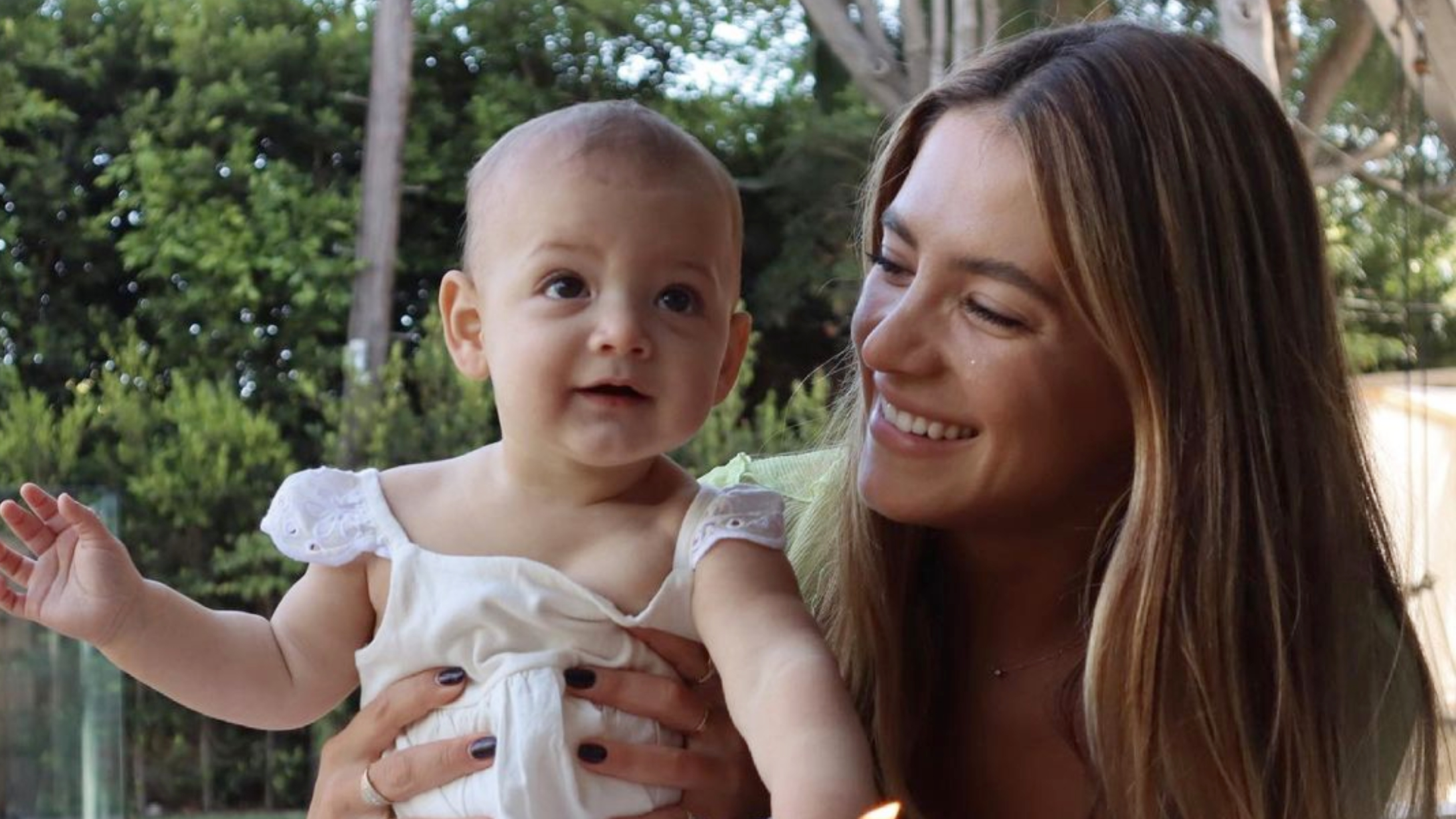 La hija de Sarah Kohan y Chicharito Hernández en sus fotos más bellas ...