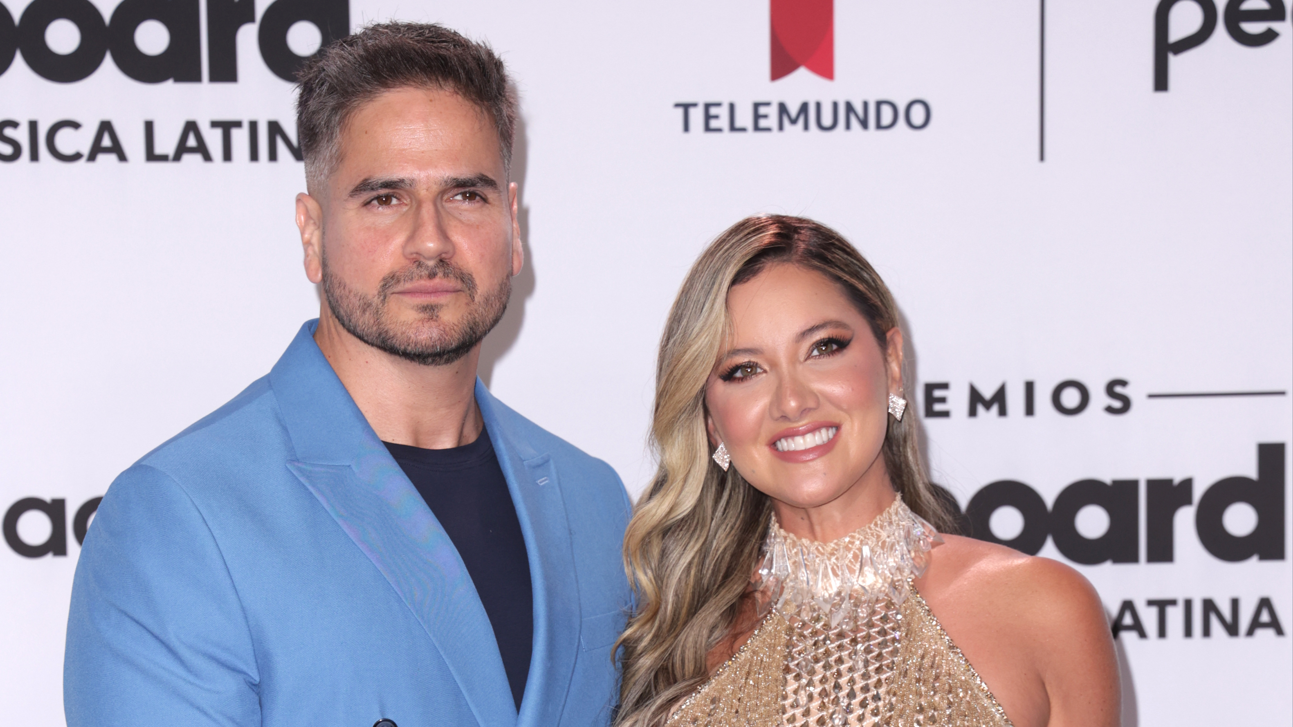 Daniel Arenas y Daniella Álvarez se dejan ver muy románticos tras ...