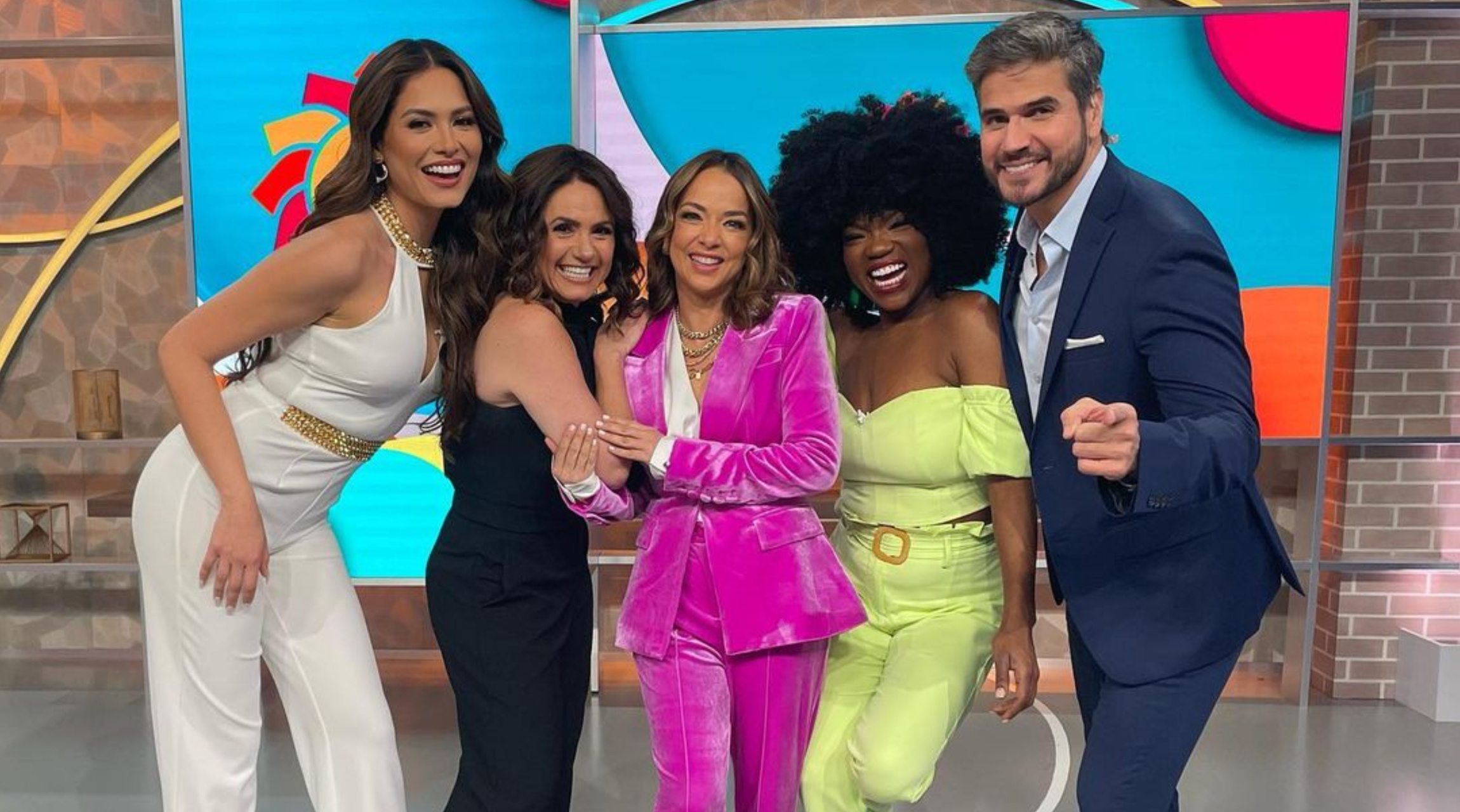 Andrea Meza y Chiky Bombom nos hablan de la salida de Adamari López de ...